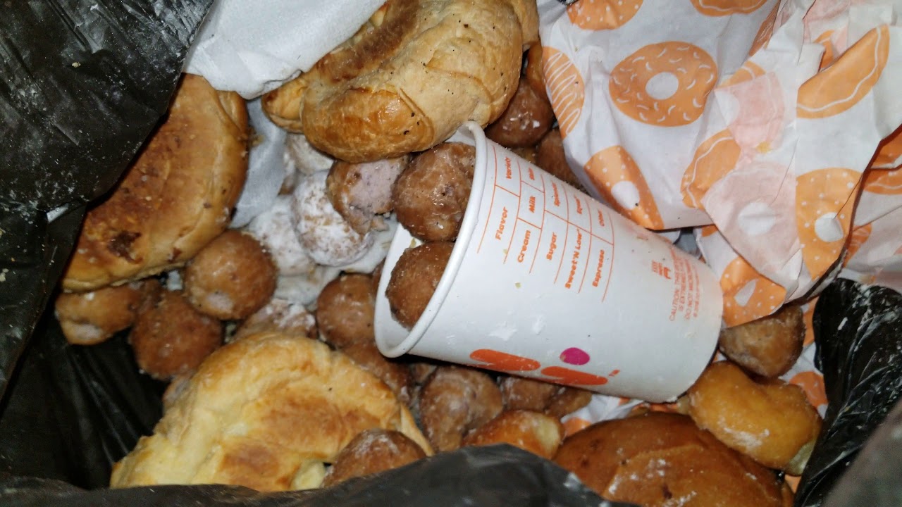 Dunkin Donuts Dumpster Dive - Night 574 - YouTube