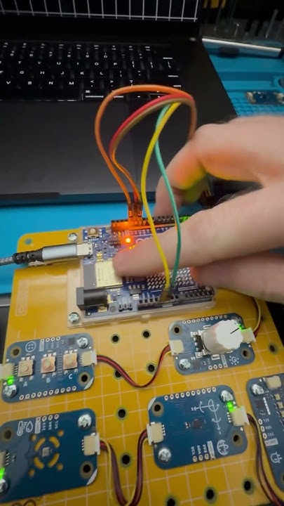 ESP32-S3 Mouse Arduino R4 WiFi - YouTube