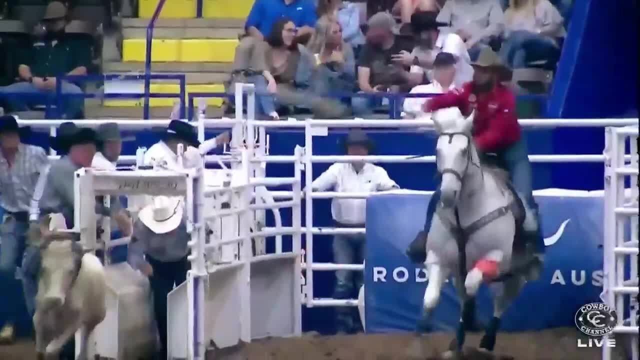 Athens roper wins $15,000 at Austin rodeo - YouTube