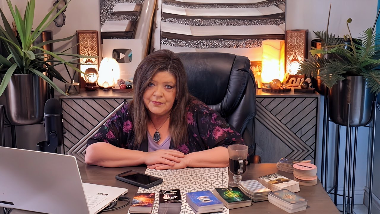 🐟🦈PREDATOR AND PREY! WATCH OUT HERE! SOMEONE PREYING ON THE VULNERABLE ...