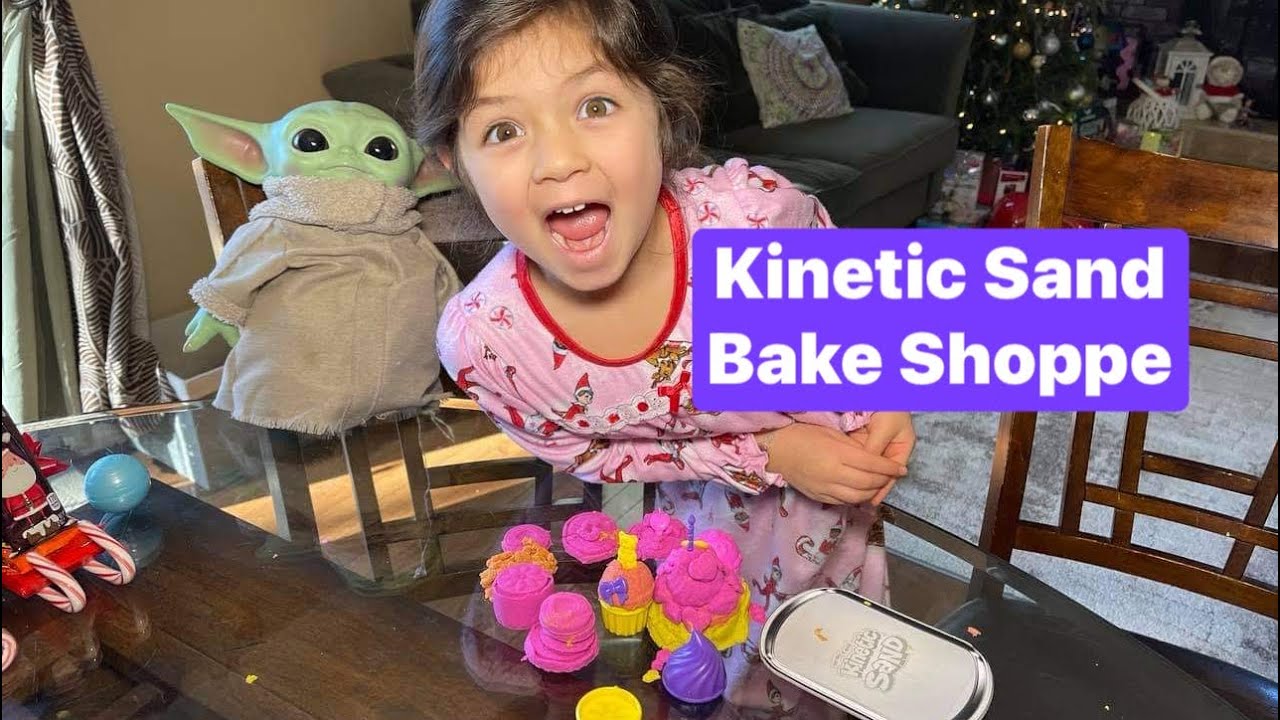 Kinetic Sand, Bake Shoppe Playset with 1lb of Kinetic Sand and 16 Tools ...