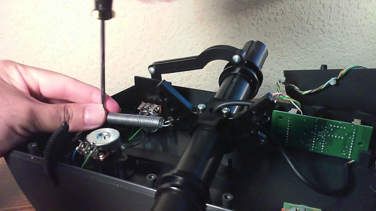 Replace springs on CH Yoke in 60 seconds - Skywind007 - YouTube