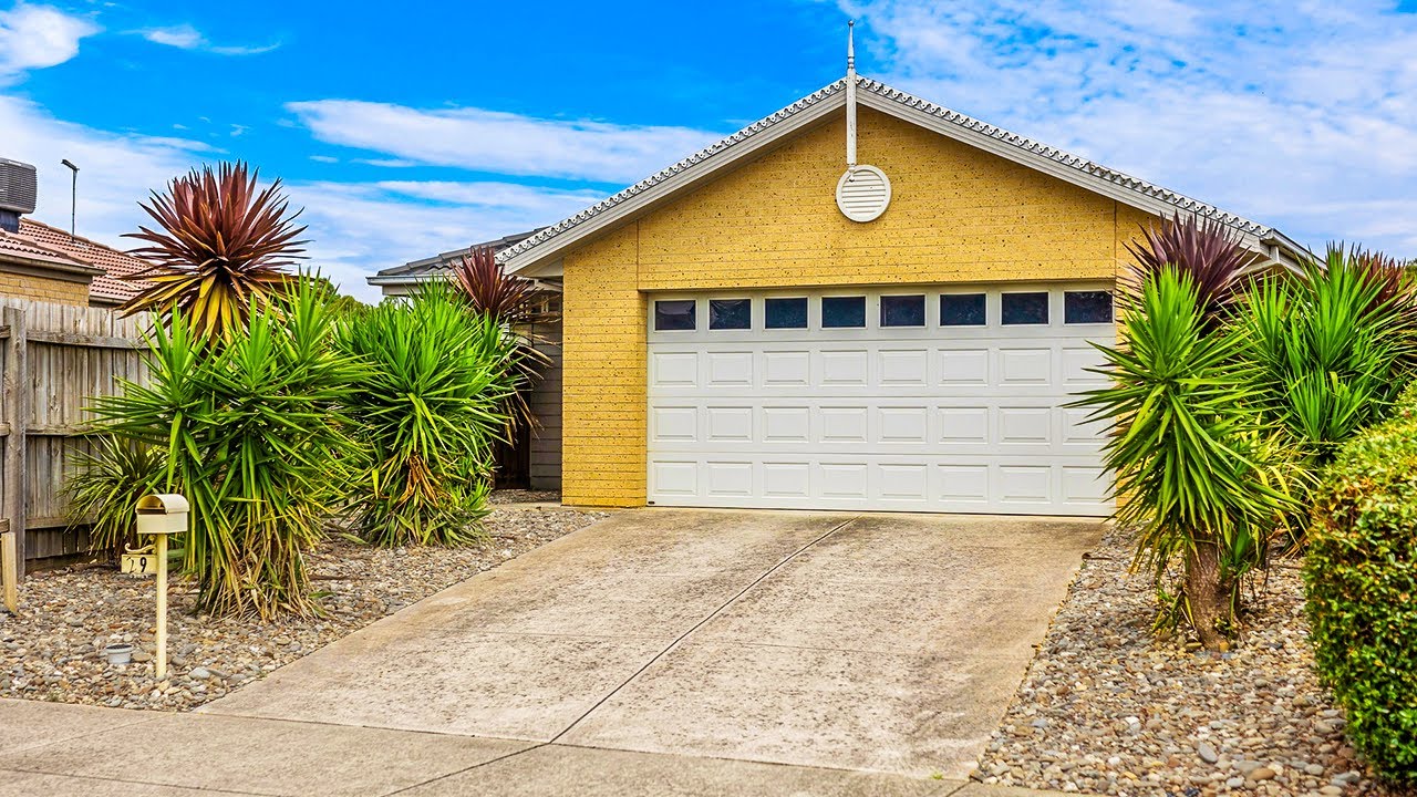 Inside $640,000 House In Pakenham - Melbourne's South East - YouTube