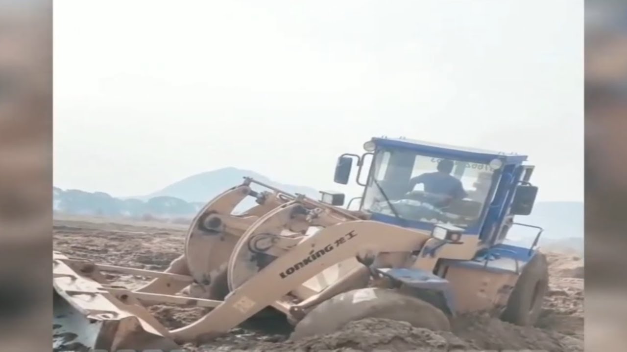Heavy Equipment Gone Wrong: Epic Truck and Excavator Fails! [AM5] # ...