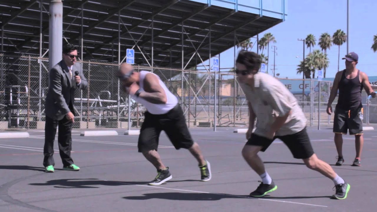 Foot Race Fridays: Hipster vs. Cholo - YouTube