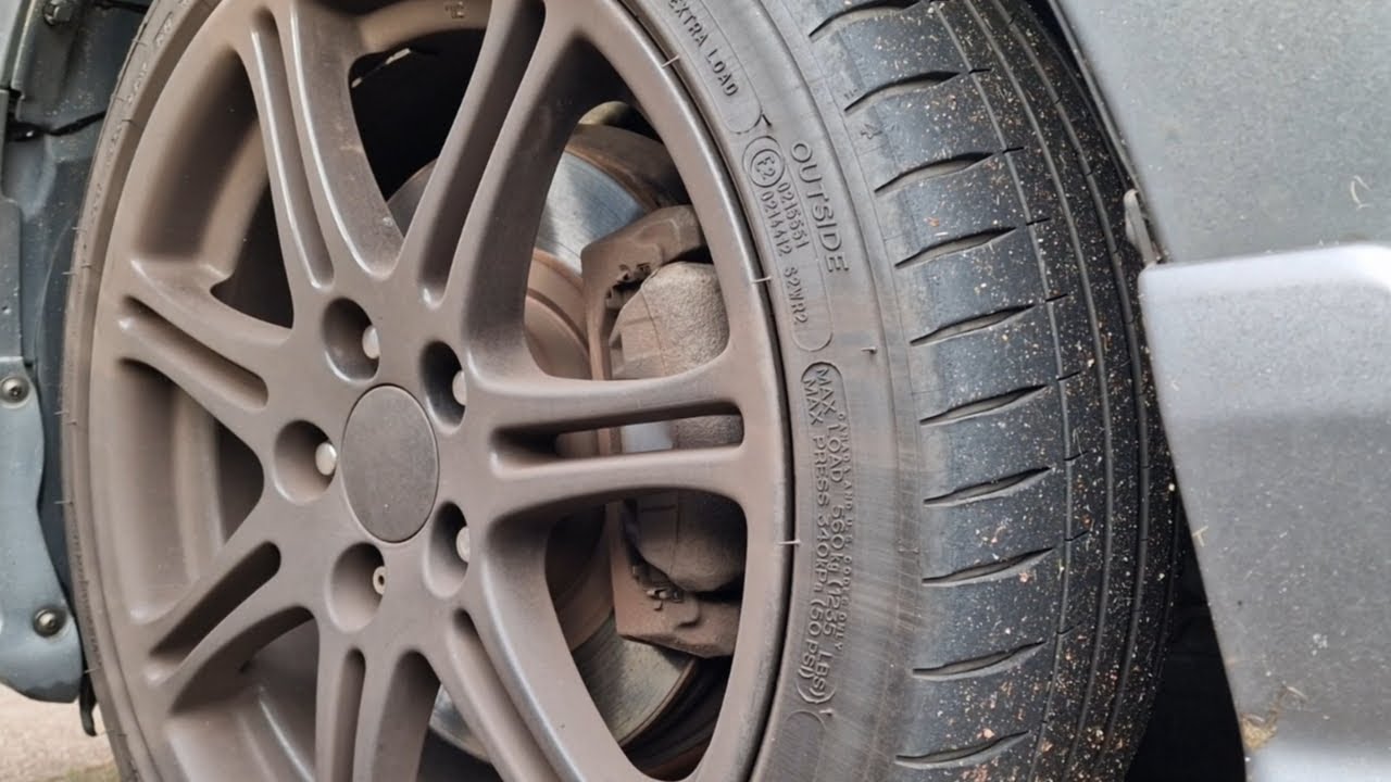 How to Clean Heavy Brake Dust Off Gloss Black Wheels #wheelcleaning # ...