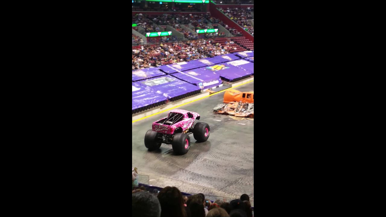 Madusa Girl Power Monster Jam Youtube