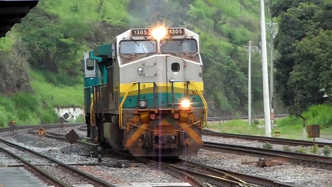 Dupla de locomotivas da vale - YouTube