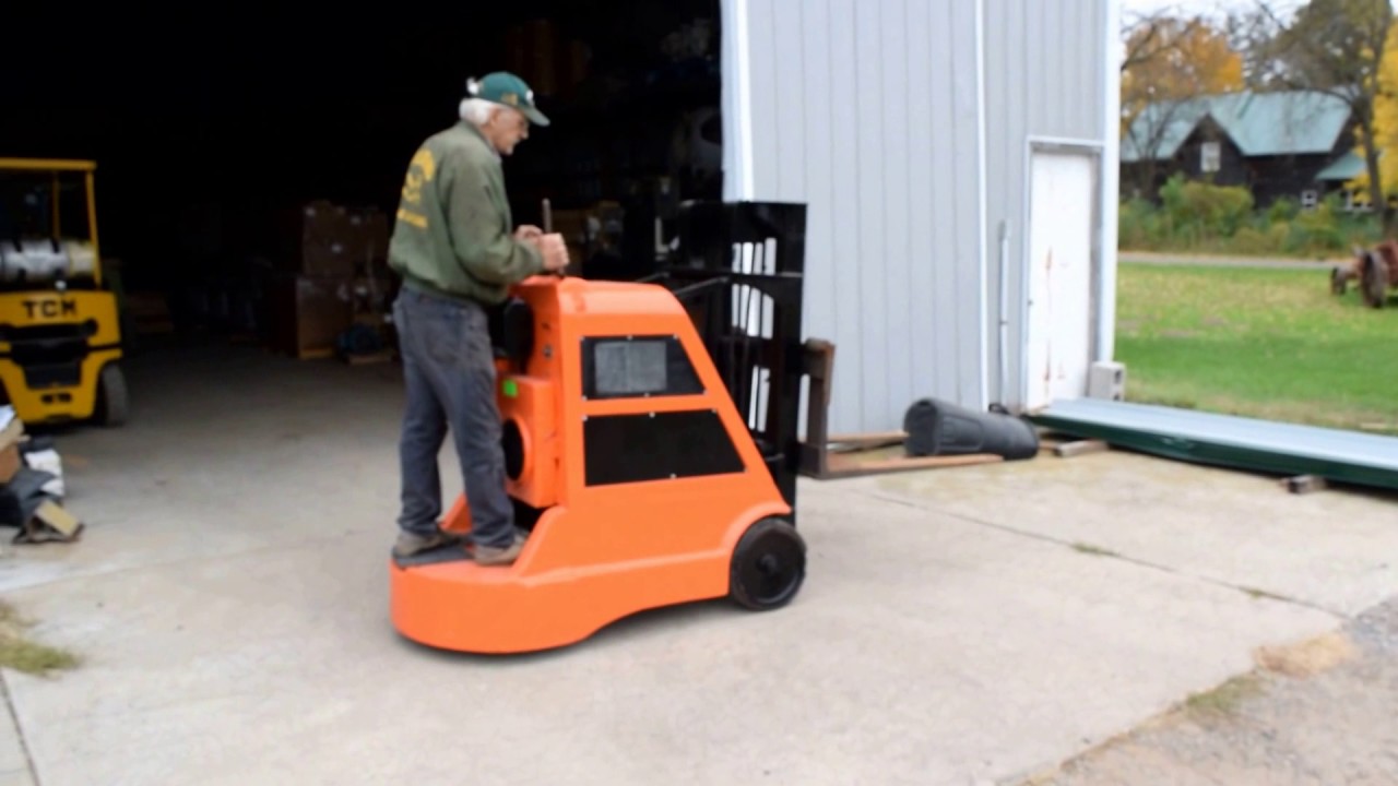 Mightly Midget Mobilift - YouTube