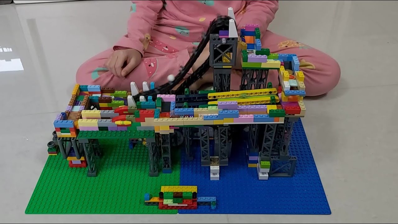 Mega Mable Run Show - YouTube