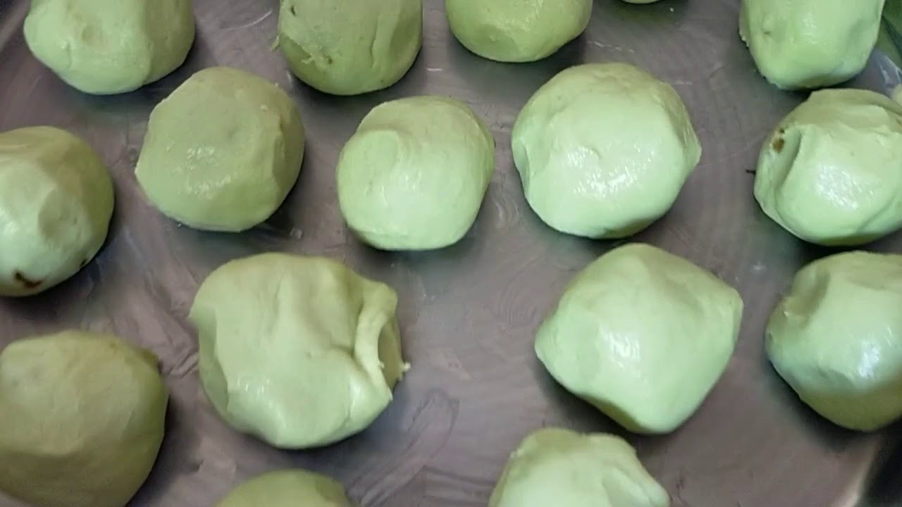Beginner Making kuih Onde2 - YouTube