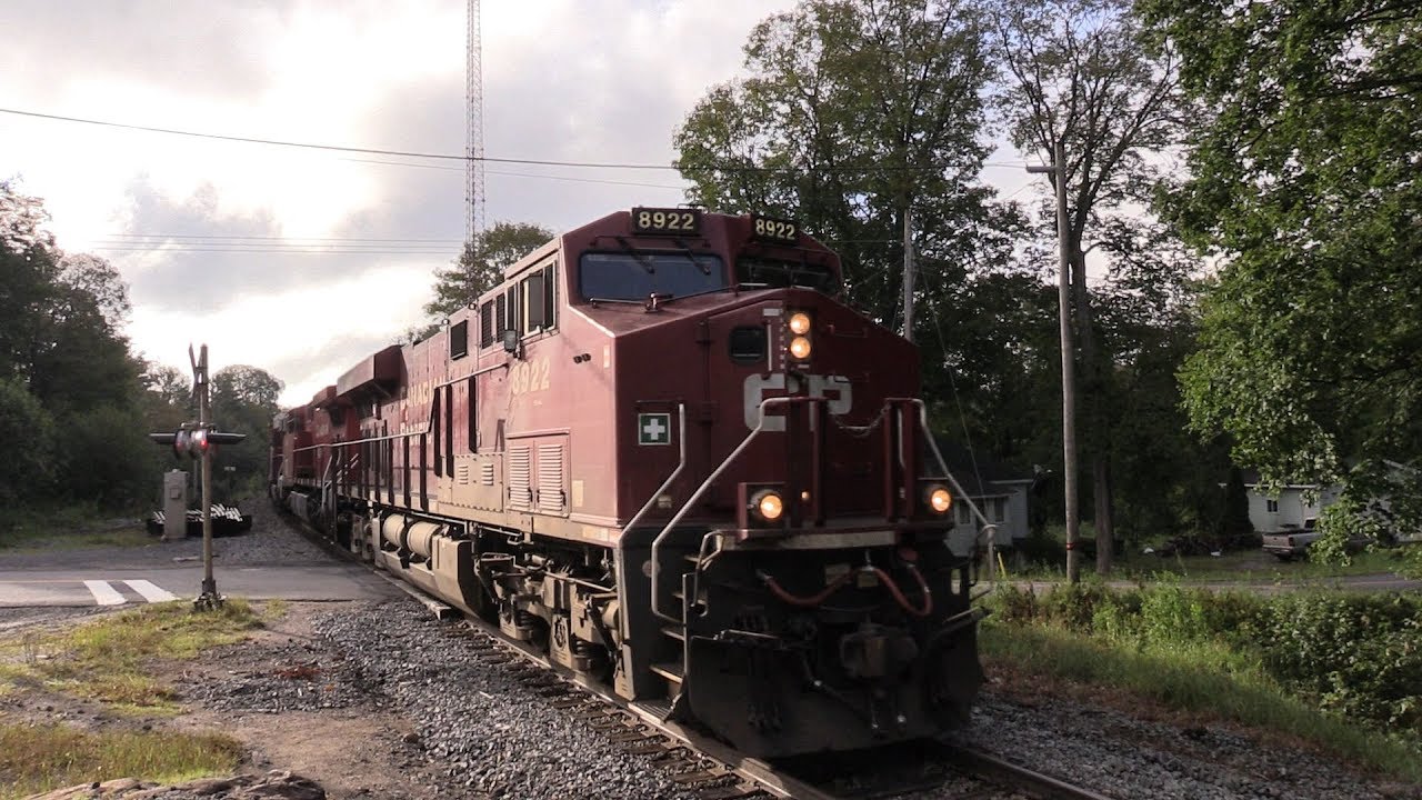 CP 8922 at Rosseau Road (27JUL2017) - YouTube