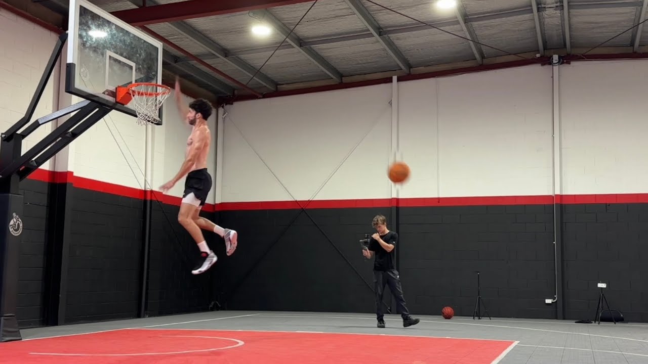 6’4 Athletic guy DESTROYS THE RIM! JumpX dunkers go off… - YouTube