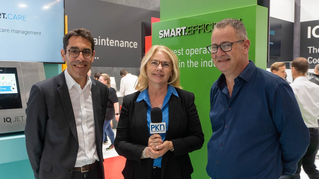 Interpack 2023: Lindy Hughson with Christophe Lopez (Leibinger) and Michael Dossor (Result Group ...