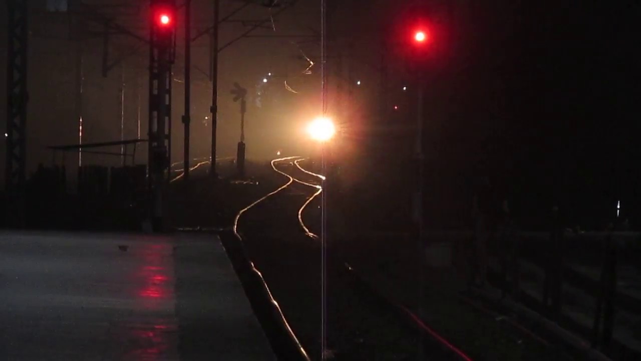 Doon Exp. Arriving at Haridwar Station - YouTube