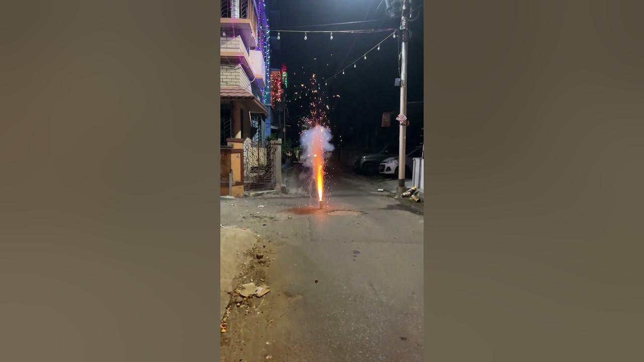 Fire cracker gone wrong #shorts #diwali #diwalispecial #crackers #fireworks - YouTube
