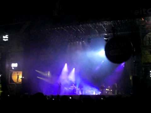 Pendulum - Skol Beats 2008 - YouTube