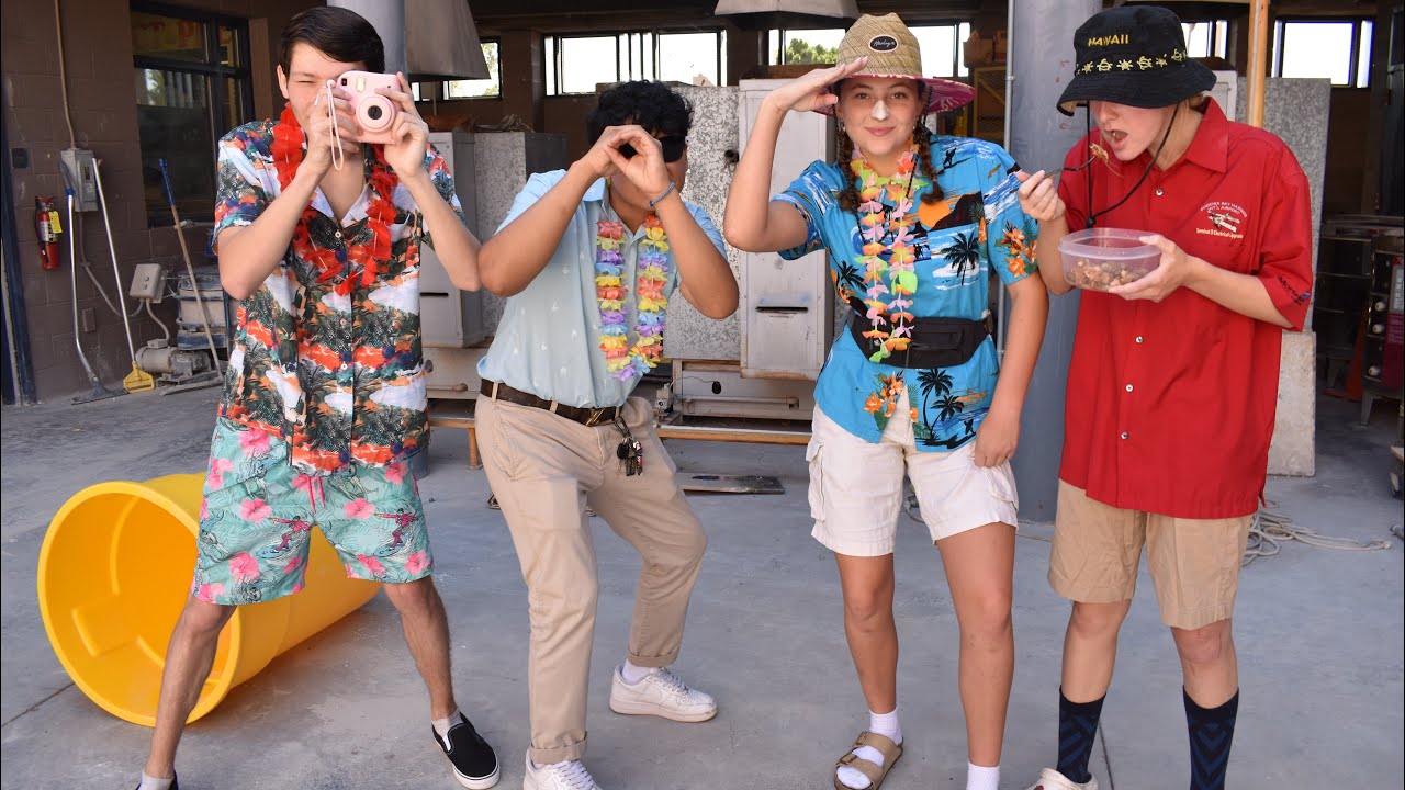 Senior Spirit Week: Tourist Tuesday - YouTube