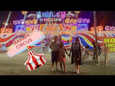 Noche de BARLEY CIRCUS / Payasos / Malabaristas/ Transformers - YouTube