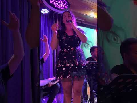 Nasıl Geçti Habersiz - Burcu Dedebalı #live #music #livemusic #izmir #alaçatı