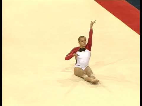 2006 World Gymnastics Championships - Daria Bijak (GER) FX QF - YouTube