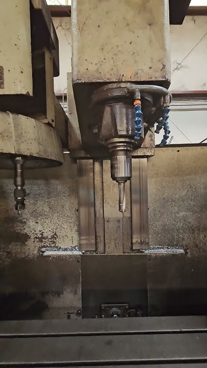 2007 Fadal 8030 HT CNC Vertical Machining Center with Fadal Full Forth Axis Rotary Table Install ...