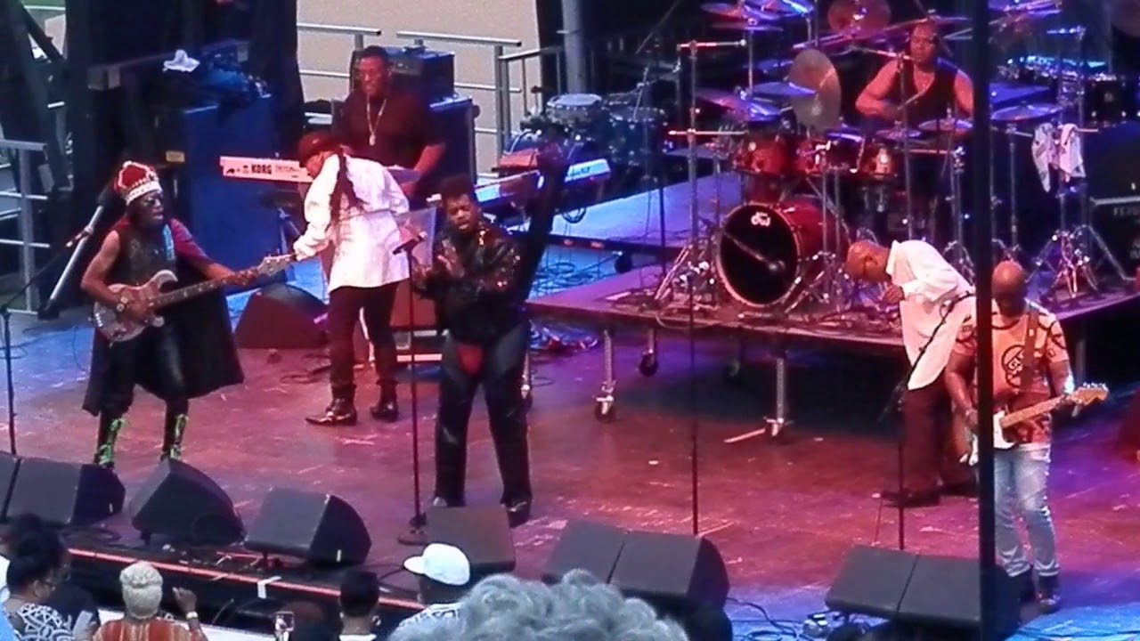 Cameo ft. Larry Blackmon - "She's Strange" (LIVE) - YouTube