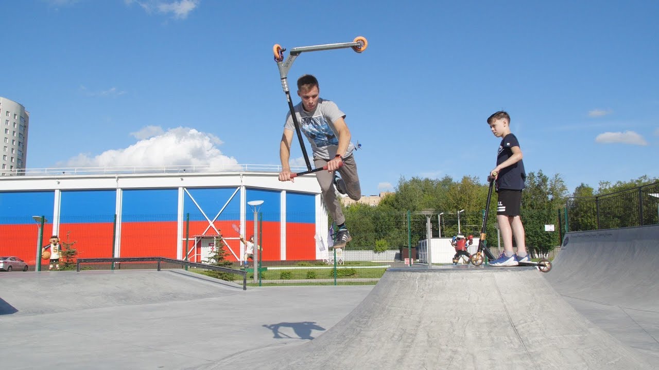 kick scooter tricks - Богдан в скейтпарке СК Вымпел - YouTube