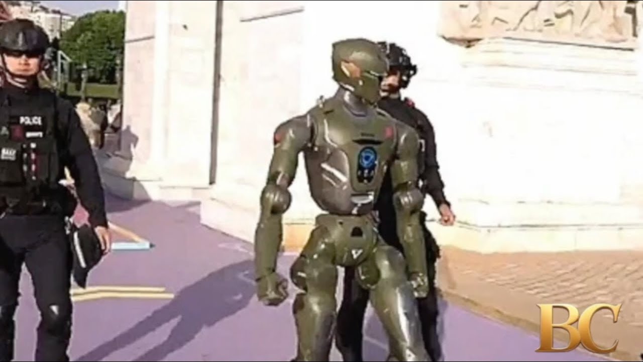Humanoid ‘Terminator’ robot cop patrols with police officers in China ...
