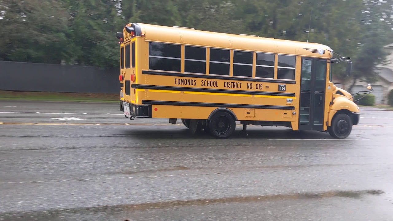 2010 IC BE bus 194 - Maxxforce 7 - YouTube