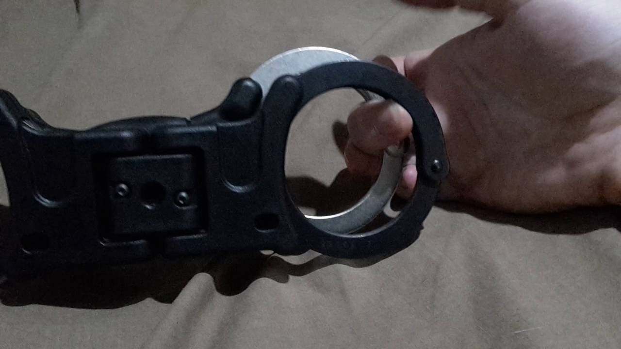 ℹ TCH Handcuff Size Comparison Between 840 and 850 Series Cuffs Police ...