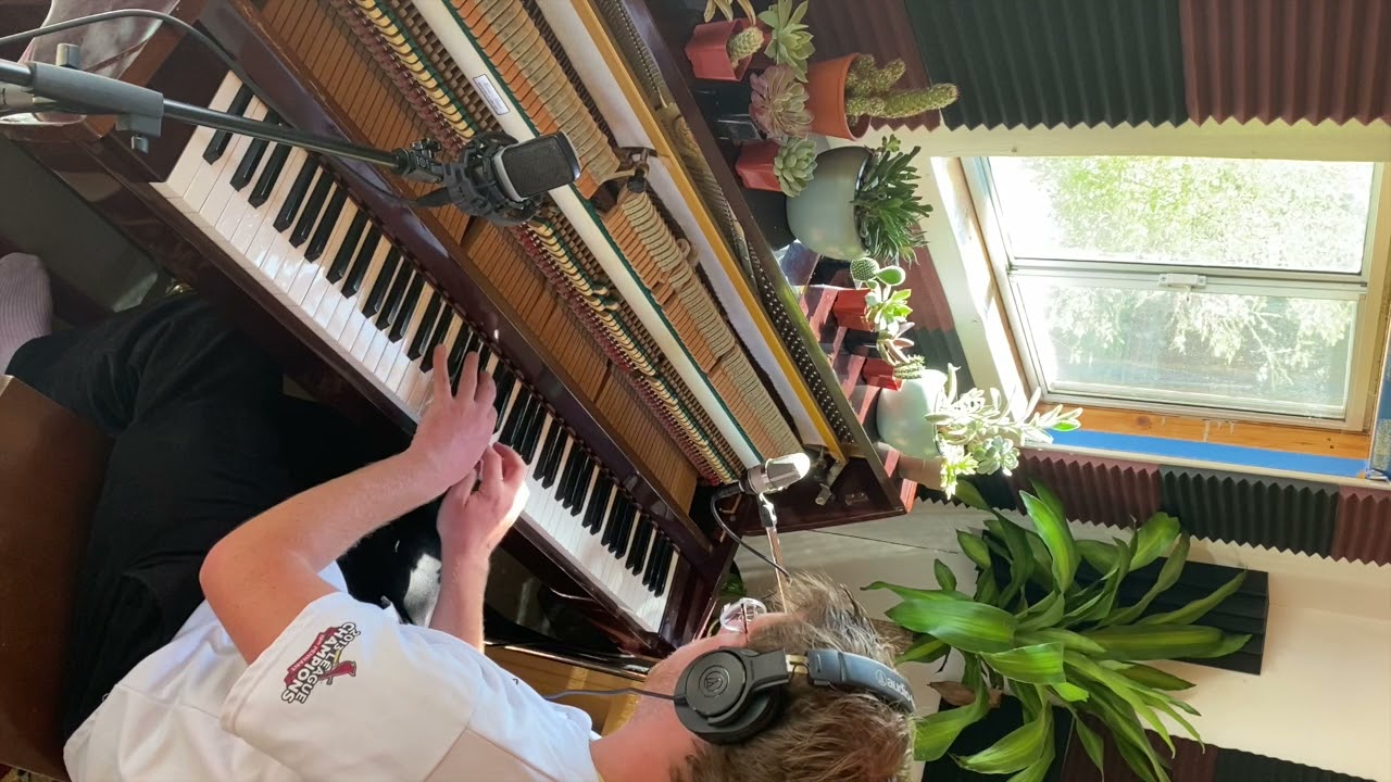 Crystal Piano- Elijah Fox - YouTube