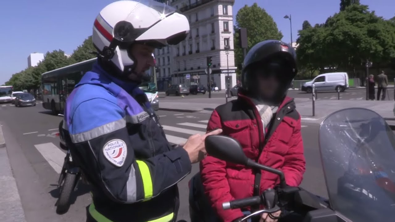 Quand les deux roues n'en font qu'à leur tête - YouTube