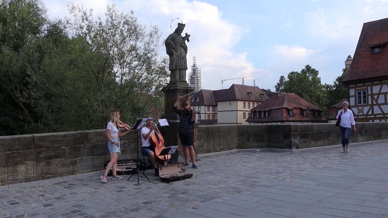 „Now or never“ - Street music in Bamberg - YouTube