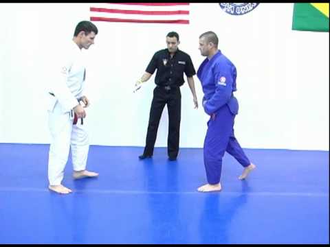Passing the guard & Knee on the belly points - YouTube