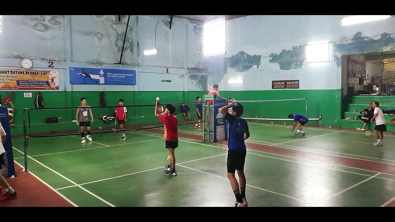 TARKAM BADMINTON JAMBI, KIKI/FAIRUS VS HERRU/GENTA - YouTube