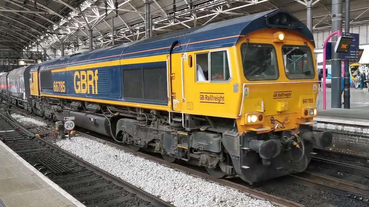 Class 66 at Leeds (24/8/22) - YouTube