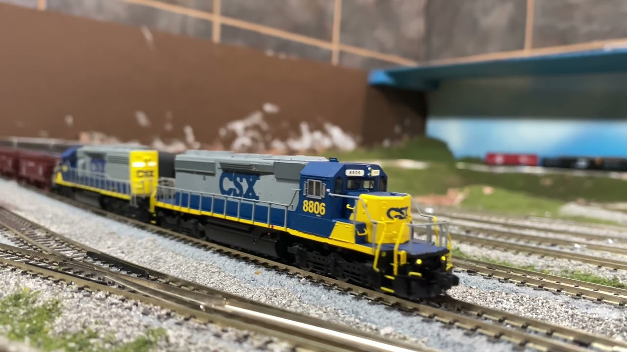 N Scale CSX SD40-2 maintenance train leaving the yard - YouTube