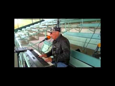 Max Cleaver at the races - YouTube