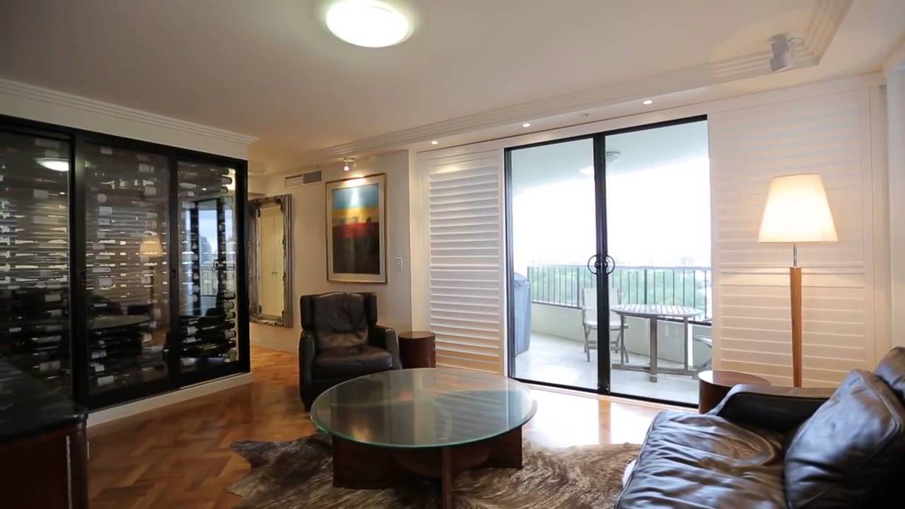 Silverpoint 3510 Main Beach Parade, Main Beach - YouTube