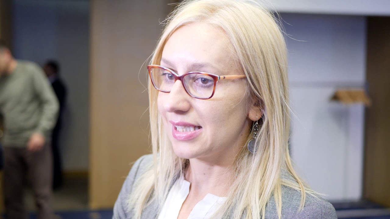 Azra Junuzović, zamjenica direktora Romskog obrazovnog fonda - YouTube