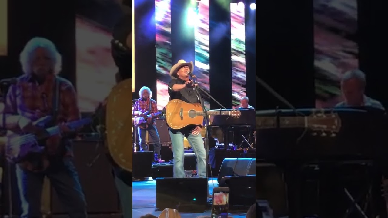 Alan Jackson Live "Drive" CMAC 2018 - YouTube