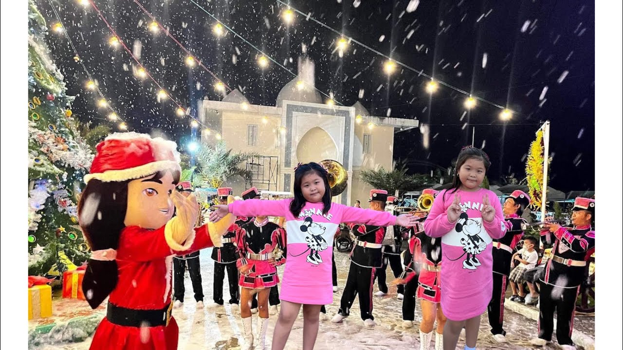 CHRISTMAS EVE CELEBRATION AT TORRES FARM AND RESORT🎄🎄 - YouTube