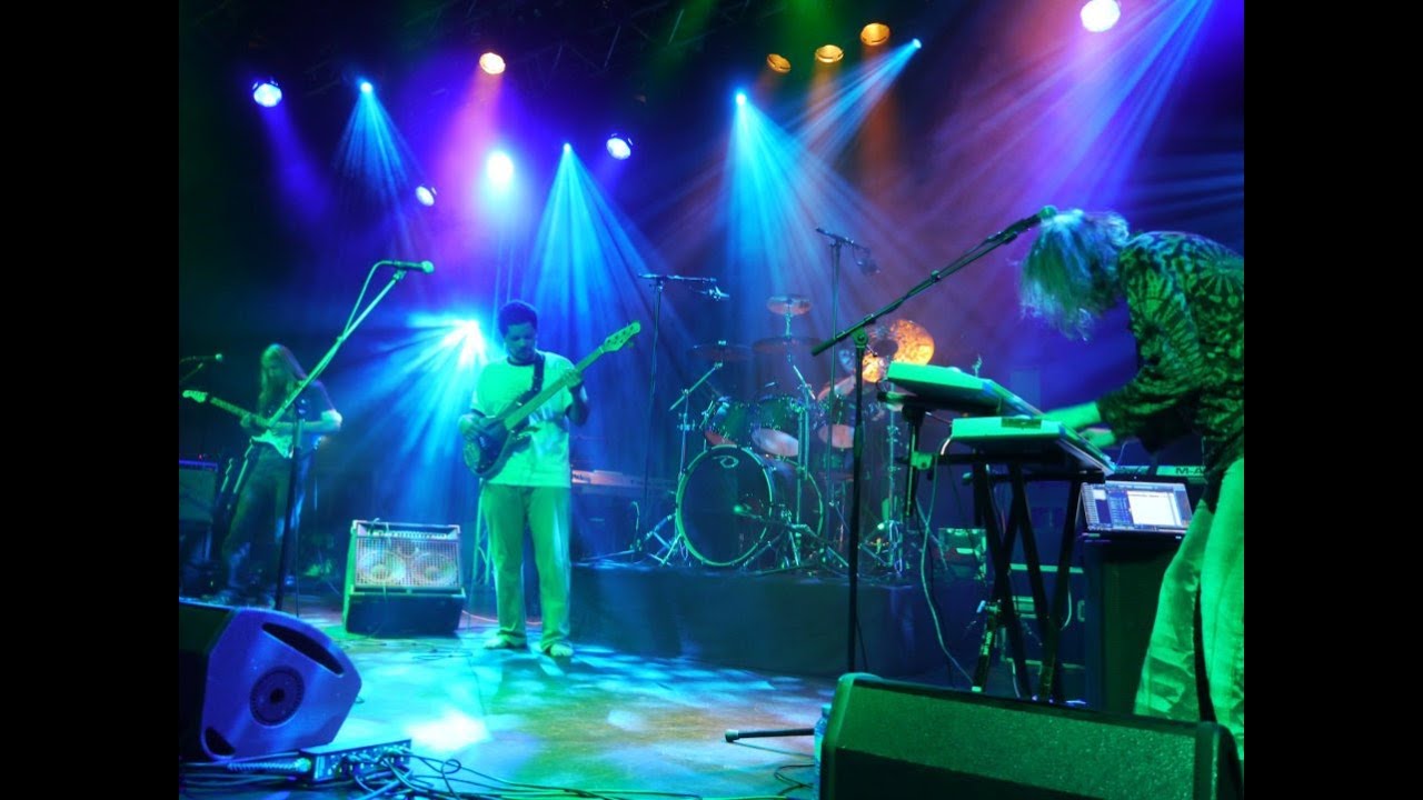 The Tangent Dan Mash Bass Andy Tillison Keys solos - YouTube