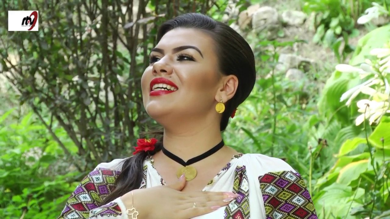 Iulia Mihai - Sucit e neica sucit - YouTube