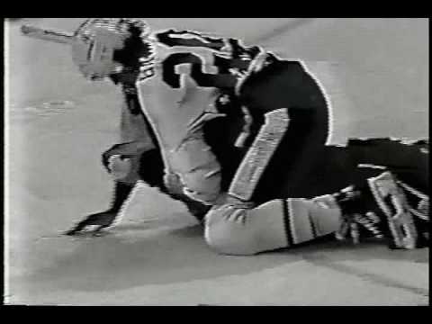 Robin Bawa vs Justin Lafayette IHL Dec 20/91 - YouTube