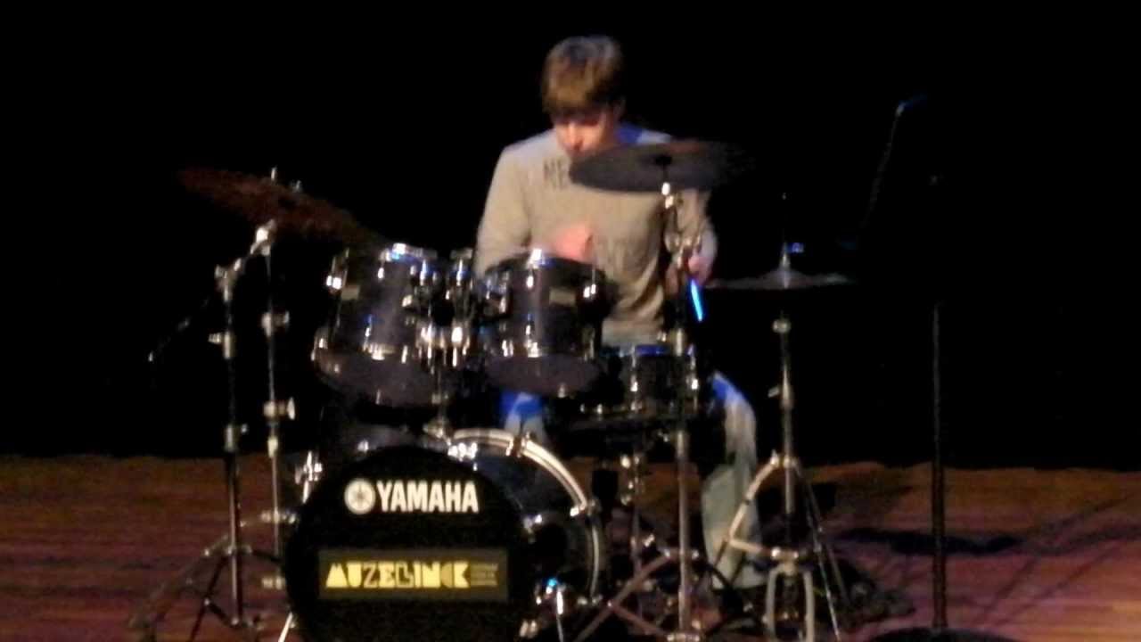 Maarten Blij - Live at Muzelinck - Song 2 [Drum cover] - YouTube