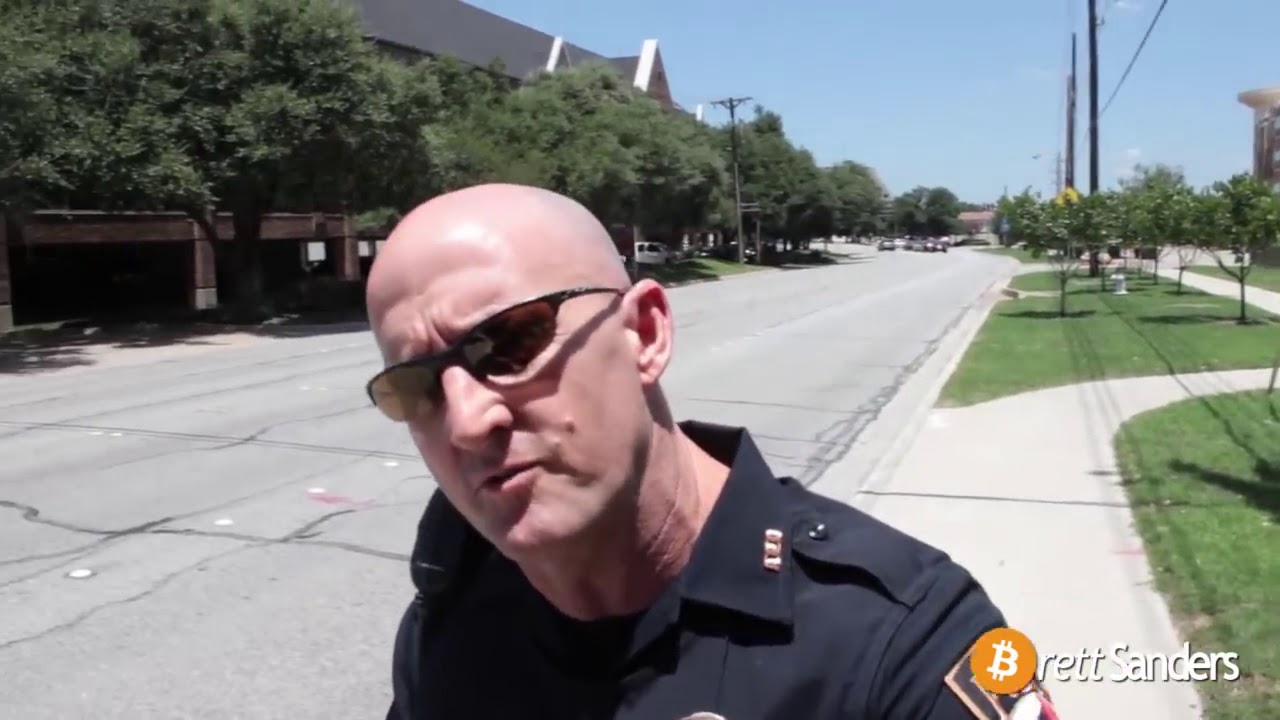 Power Tripping Cop Assaults and Detains Photographer Illegally - YouTube