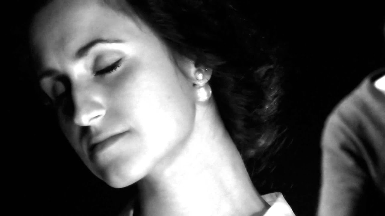 Maria Mendes - INNOCENTIA [Live Studio Sessions] - YouTube