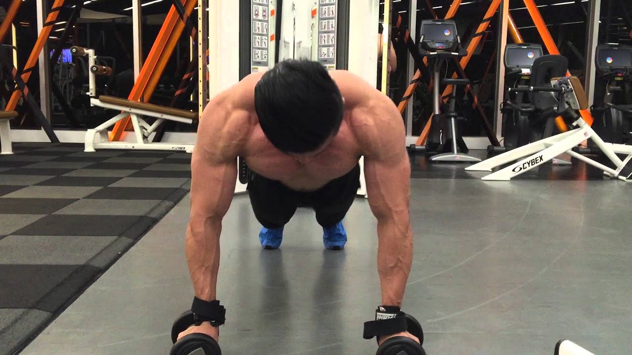 Dumbbell Push Up & Cable Cross Ovest #TeamCoachHonda - YouTube